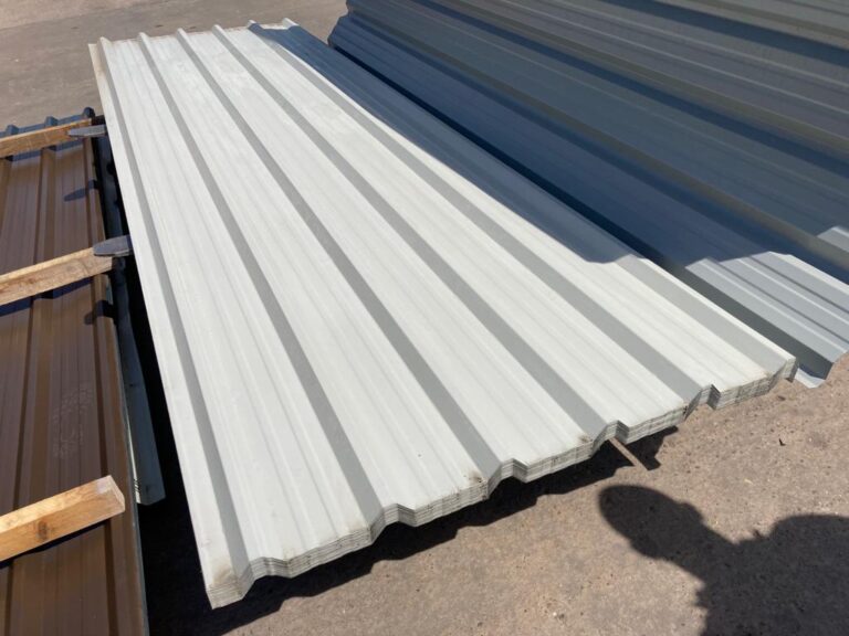 Cheap Packs of 10ft – 20ft Goosewing Grey PVC Coated Steel Box Profile ...